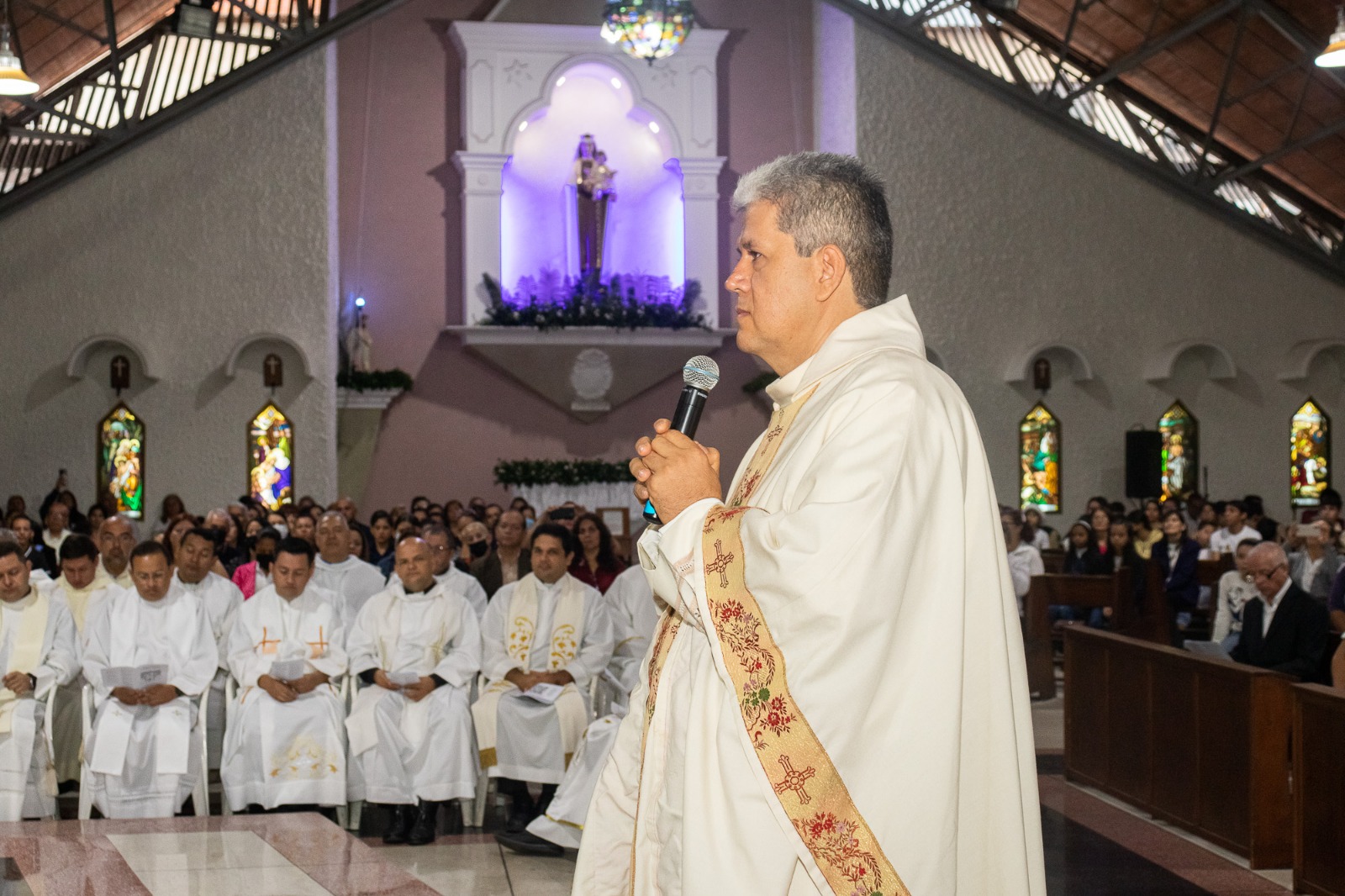 Dedican poema a sacerdote Edgar Sánchez por sus 25 años de vida ...
